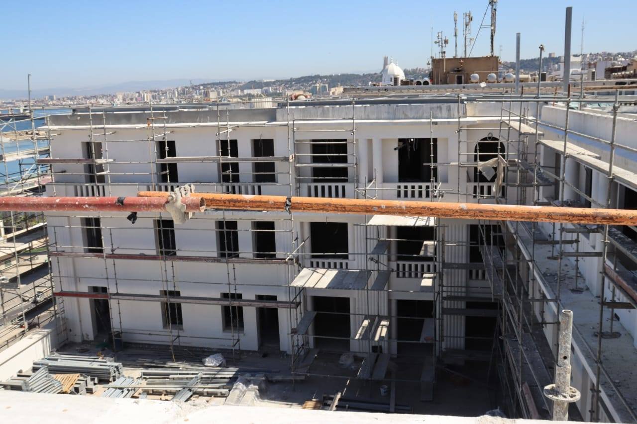 Alger : Meddahi inspecte le projet de réaménagement de l'hôtel Es-Safir ...